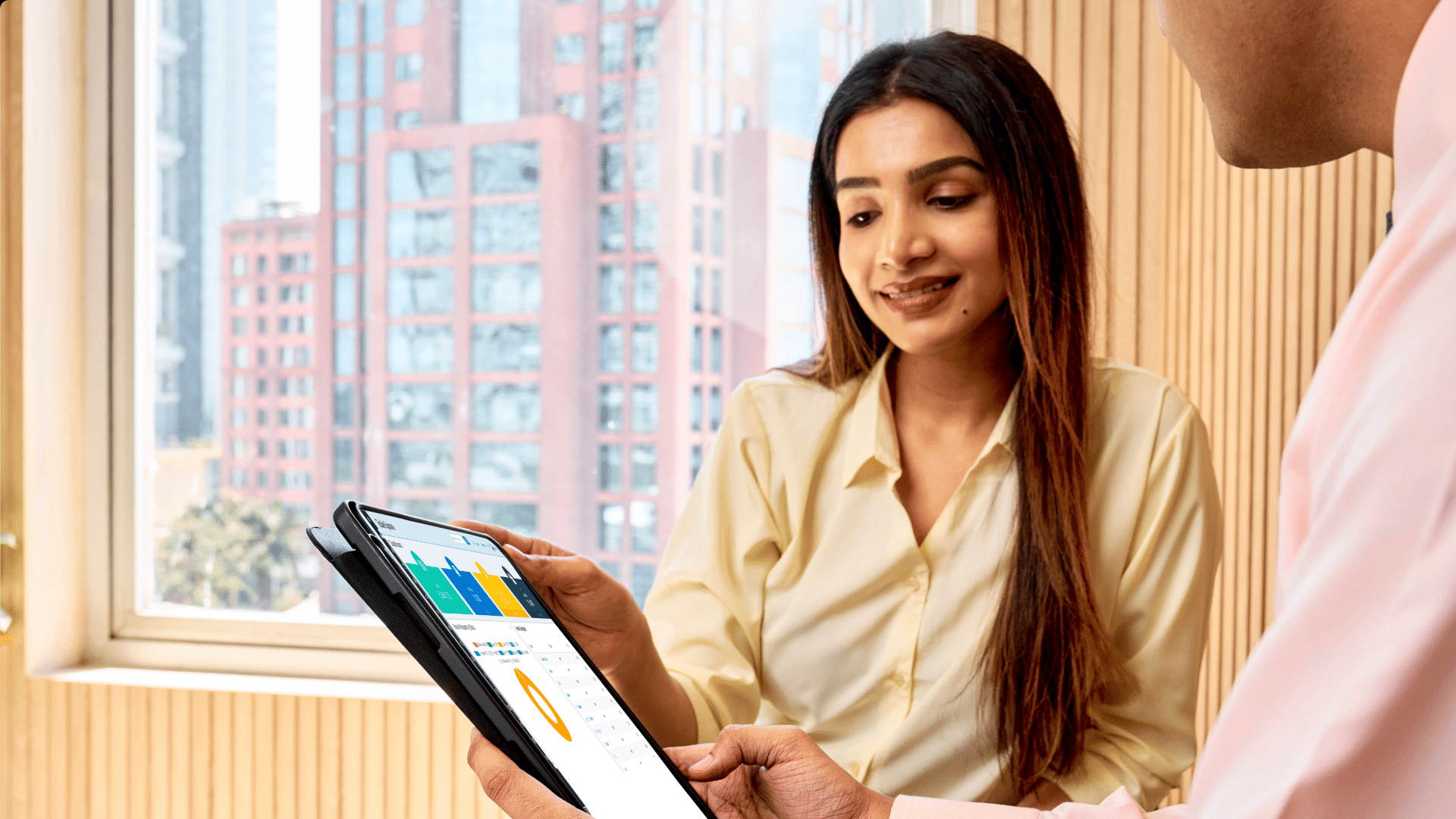 5 Ways AI-Driven Workspace Design Boosts Team Productivity - Table Space